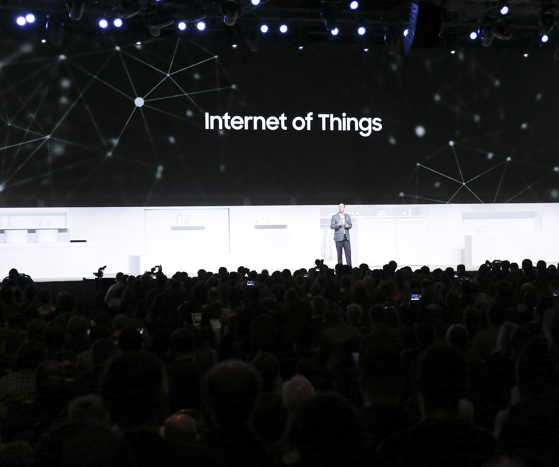 Samsung Electronics Reaches Higher for Consumers at CES 2017 with ...